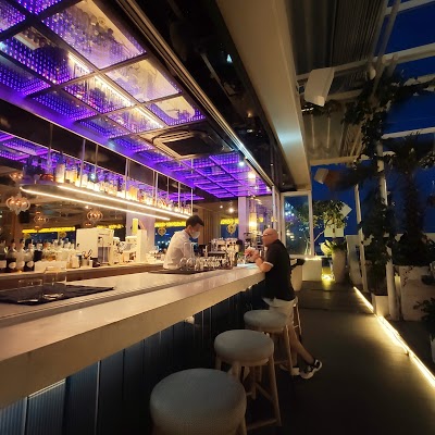 ROS Yacht Club - Dining & River Lounge Bach Dang Waterbus Station, 10B ...