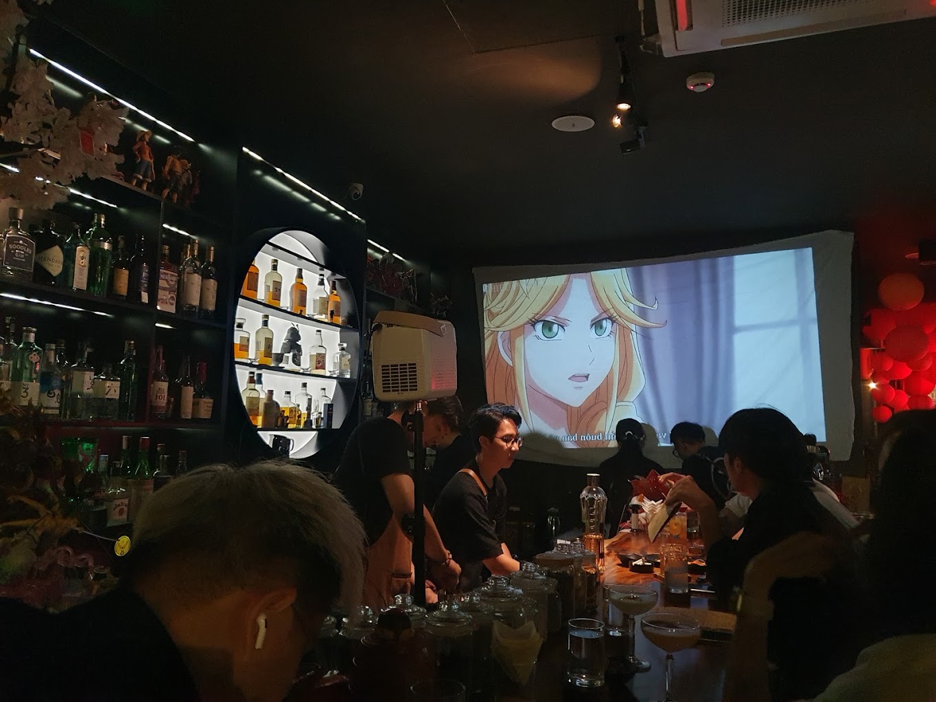 To - Hidden Cocktails Bar ト - 隠れ家バー Tầng 2 GS25, 02 Lê Thánh Tôn ...